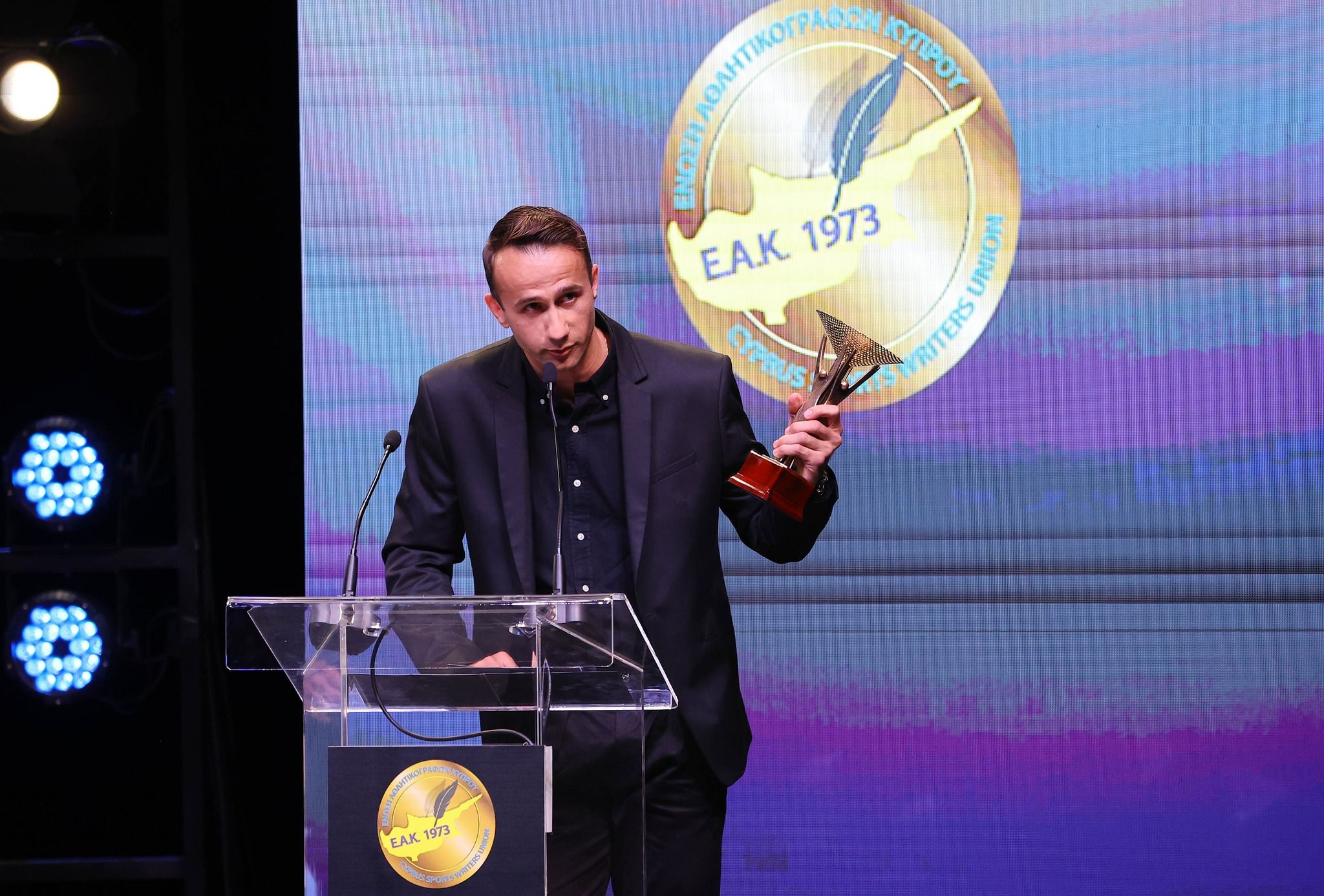 ΟΙ ΚΟΡΥΦΑΙΟΙ ΤΗΣ ΕΑΚ – ΞΕΧΩΡΙΣΕ Ο ΣΤΙΒΟΣ - Trackfieldcy